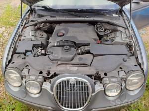 Grey Jaguar S-Type 2004 in Riga, with an engine capacity of 2.70 L and mileage of 320 thousand km for 800 €, photo 5 on AUTOMOTO.COM.LV