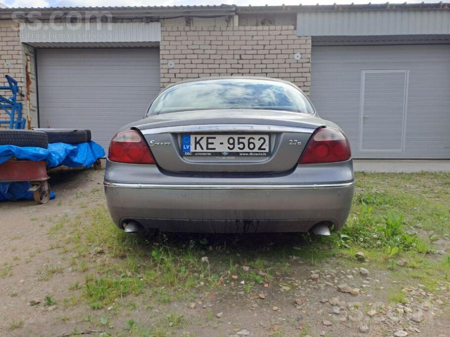 Grey Jaguar S-Type 2004 in Riga, with an engine capacity of 2.70 L and mileage of 320 thousand km for 800 €, photo 7 on AUTOMOTO.COM.LV