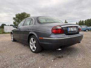 Grey Jaguar S-Type 2004 in Daugavpils, with an engine capacity of 2.70 L and mileage of 348 thousand km for 2950 €, photo 4 on AUTOMOTO.COM.LV