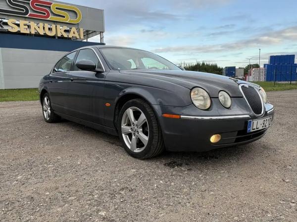 Grey Jaguar S-Type 2004 in Daugavpils, with an engine capacity of 2.70 L and mileage of 348 thousand km for 2950 €, photo 7 on AUTOMOTO.COM.LV