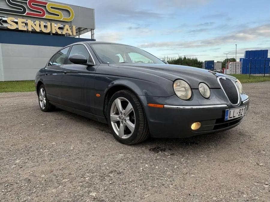 Grey Jaguar S-Type 2004 in Daugavpils, with an engine capacity of 2.70 L and mileage of 348 thousand km for 2950 €, photo 8 on AUTOMOTO.COM.LV