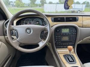 Grey Jaguar S-Type 2004 in Daugavpils, with an engine capacity of 2.70 L and mileage of 348 thousand km for 2950 €, photo 11 on AUTOMOTO.COM.LV