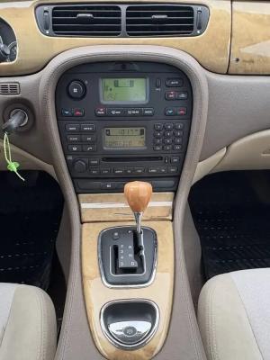 Grey Jaguar S-Type 2004 in Daugavpils, with an engine capacity of 2.70 L and mileage of 348 thousand km for 2950 €, photo 12 on AUTOMOTO.COM.LV
