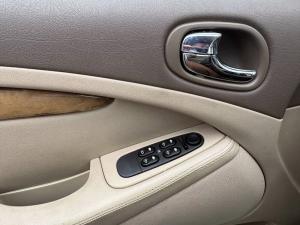Grey Jaguar S-Type 2004 in Daugavpils, with an engine capacity of 2.70 L and mileage of 348 thousand km for 2950 €, photo 19 on AUTOMOTO.COM.LV
