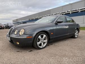 Pelēks Jaguar S-Type 2004 Daugavpils, ar dzinēja tilpumu 2.70 L un nobraukumu 348 tūkst. km par 2950 €, foto  vietnē AUTOMOTO.COM.LV