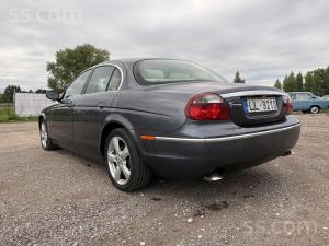 Grey Jaguar S-Type 2004 in Daugavpils, with an engine capacity of 2.70 L and mileage of 348 thousand km for 2950 €, photo 4 on AUTOMOTO.COM.LV