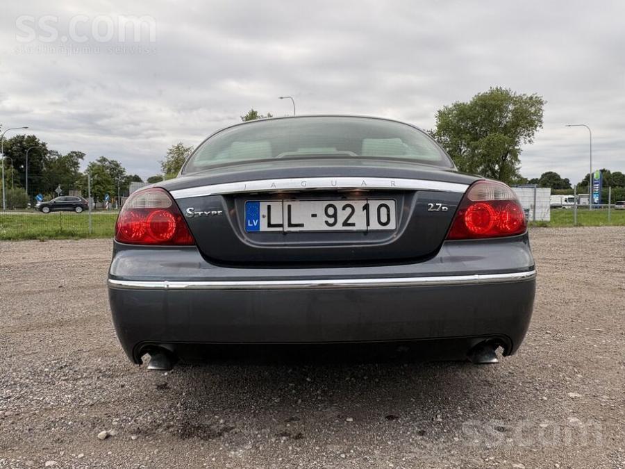 Grey Jaguar S-Type 2004 in Daugavpils, with an engine capacity of 2.70 L and mileage of 348 thousand km for 2950 €, photo 5 on AUTOMOTO.COM.LV