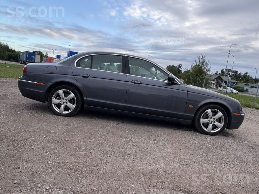 Grey Jaguar S-Type 2004 in Daugavpils, with an engine capacity of 2.70 L and mileage of 348 thousand km for 2950 €, photo 7 on AUTOMOTO.COM.LV