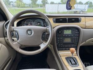 Grey Jaguar S-Type 2004 in Daugavpils, with an engine capacity of 2.70 L and mileage of 348 thousand km for 2950 €, photo 11 on AUTOMOTO.COM.LV