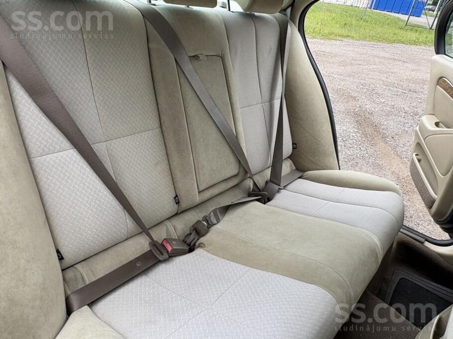 Grey Jaguar S-Type 2004 in Daugavpils, with an engine capacity of 2.70 L and mileage of 348 thousand km for 2950 €, photo 23 on AUTOMOTO.COM.LV