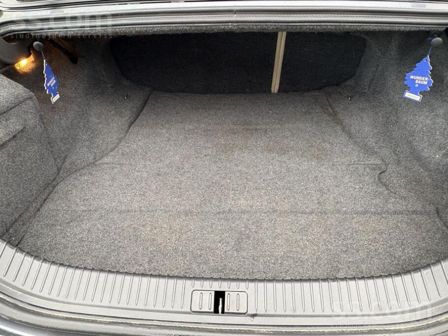 Grey Jaguar S-Type 2004 in Daugavpils, with an engine capacity of 2.70 L and mileage of 348 thousand km for 2950 €, photo 27 on AUTOMOTO.COM.LV