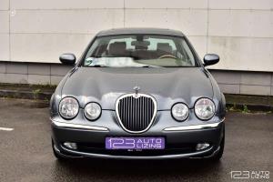 Grey Jaguar S-Type 2004 in Kretinga, with an engine capacity of 3.00 L and mileage of 202 thousand km for 3450 €, photo 4 on AUTOMOTO.COM.LV