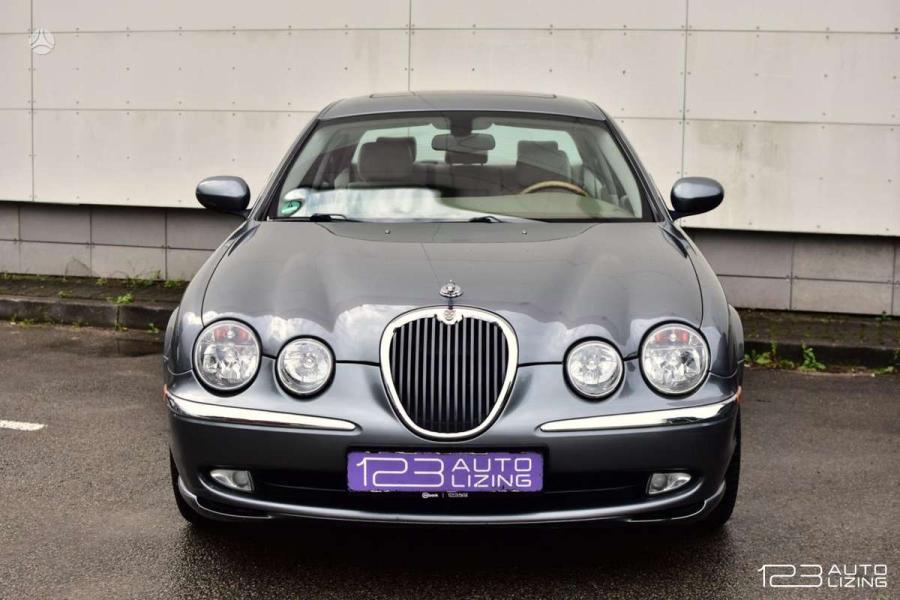 Grey Jaguar S-Type 2004 in Kretinga, with an engine capacity of 3.00 L and mileage of 202 thousand km for 3450 €, photo 4 on AUTOMOTO.COM.LV