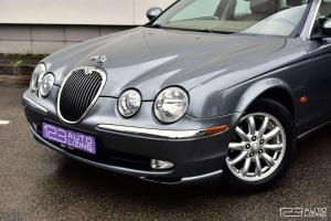 Grey Jaguar S-Type 2004 in Kretinga, with an engine capacity of 3.00 L and mileage of 202 thousand km for 3450 €, photo 5 on AUTOMOTO.COM.LV