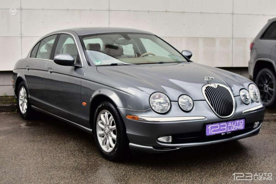 Grey Jaguar S-Type 2004 in Kretinga, with an engine capacity of 3.00 L and mileage of 202 thousand km for 3450 €, photo 6 on AUTOMOTO.COM.LV