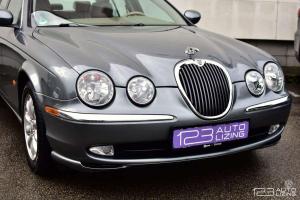 Grey Jaguar S-Type 2004 in Kretinga, with an engine capacity of 3.00 L and mileage of 202 thousand km for 3450 €, photo 7 on AUTOMOTO.COM.LV