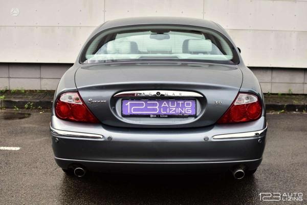 Grey Jaguar S-Type 2004 in Kretinga, with an engine capacity of 3.00 L and mileage of 202 thousand km for 3450 €, photo 8 on AUTOMOTO.COM.LV