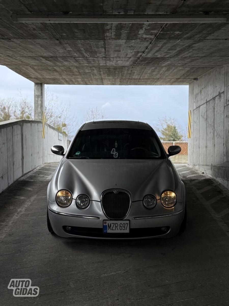 Pelēks Jaguar S-Type 2005 Kauņa, ar dzinēja tilpumu 2.70 L un nobraukumu 268 tūkst. km par 4000 €, foto 1 vietnē AUTOMOTO.COM.LV