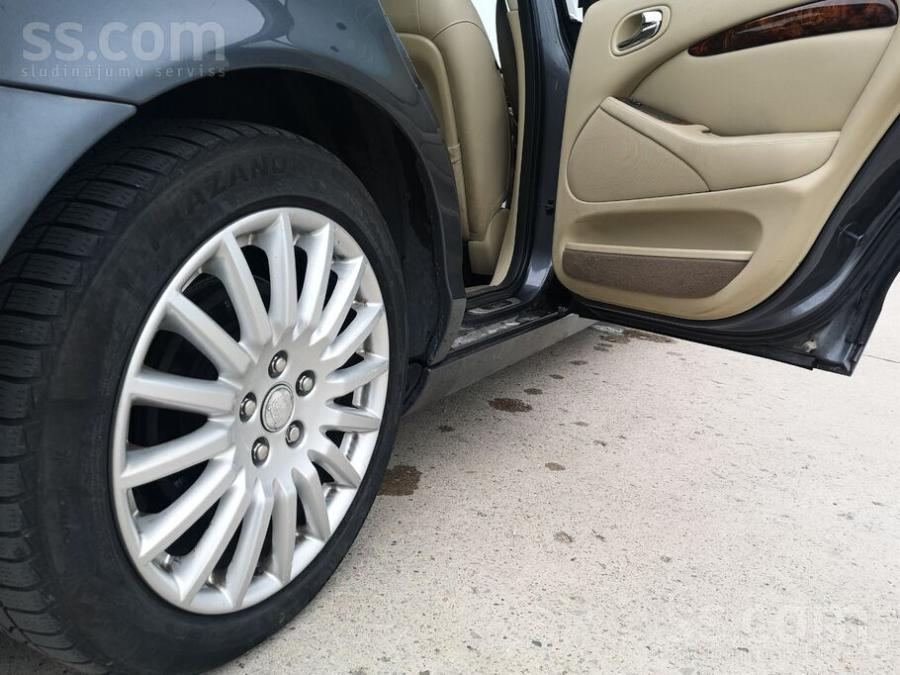 Pelēks Jaguar S-Type 2005 Rīga, ar dzinēja tilpumu 2.70 L un nobraukumu 0 tūkst. km par 2590 €, foto 19 vietnē AUTOMOTO.COM.LV