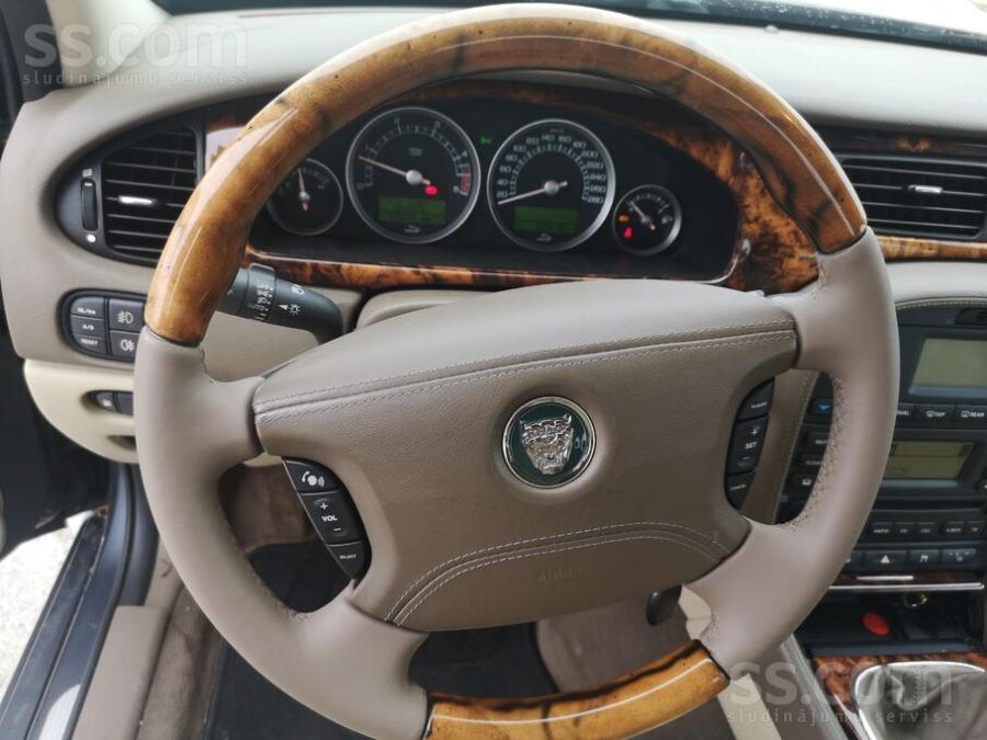Pelēks Jaguar S-Type 2005 Rīga, ar dzinēja tilpumu 2.70 L un nobraukumu 0 tūkst. km par 2590 €, foto 20 vietnē AUTOMOTO.COM.LV