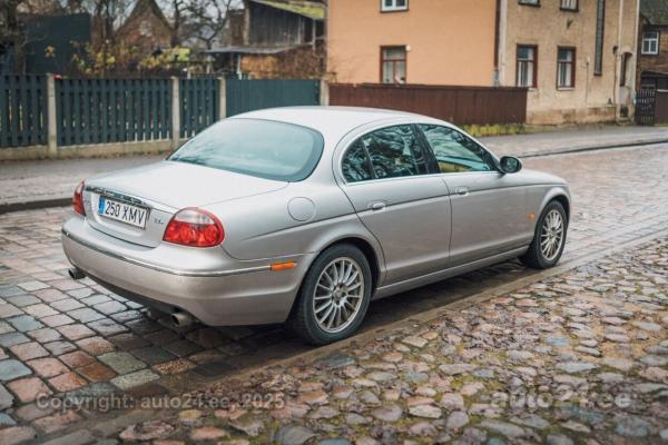 Pelēks Jaguar S-Type 2006 Tallina, ar dzinēja tilpumu 2.70 L un nobraukumu 210 tūkst. km par 4200 €, foto 9 vietnē AUTOMOTO.COM.LV