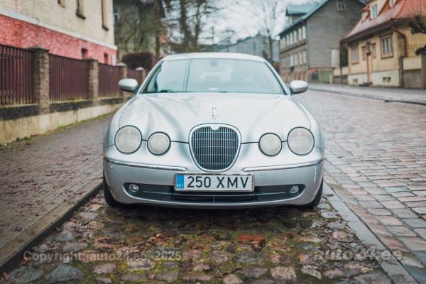 Grey Jaguar S-Type 2006 in Tallinn, with an engine capacity of 2.70 L and mileage of 210 thousand km for 4200 €, photo 3 on AUTOMOTO.COM.LV