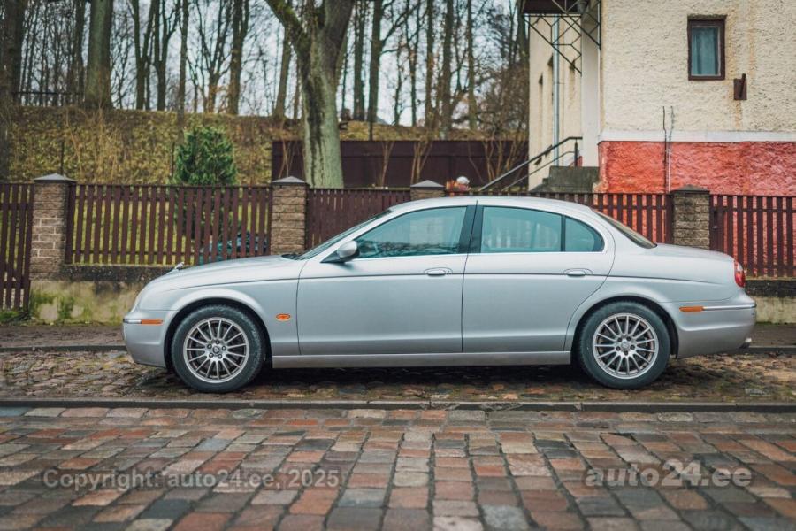 Pelēks Jaguar S-Type 2006 Tallina, ar dzinēja tilpumu 2.70 L un nobraukumu 210 tūkst. km par 4200 €, foto 6 vietnē AUTOMOTO.COM.LV