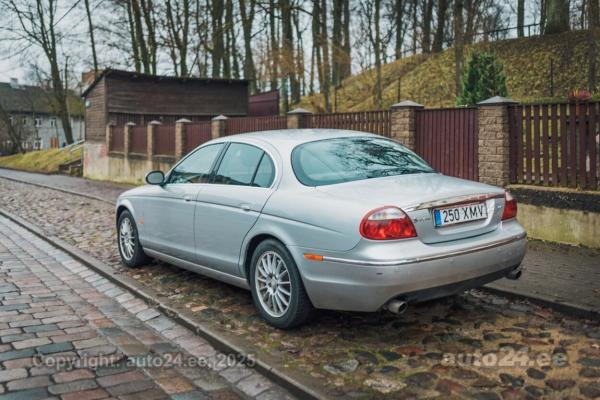 Grey Jaguar S-Type 2006 in Tallinn, with an engine capacity of 2.70 L and mileage of 210 thousand km for 4200 €, photo 7 on AUTOMOTO.COM.LV