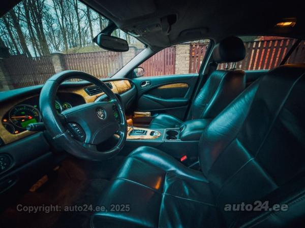 Pelēks Jaguar S-Type 2006 Tallina, ar dzinēja tilpumu 2.70 L un nobraukumu 210 tūkst. km par 4200 €, foto 11 vietnē AUTOMOTO.COM.LV