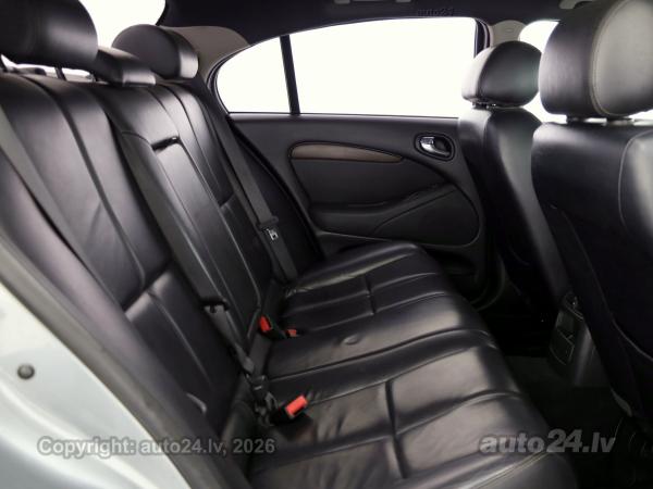 Grey Jaguar S-Type 2006 in Tallinn, with an engine capacity of 2.70 L and mileage of 362 thousand km for 1499 €, photo 7 on AUTOMOTO.COM.LV