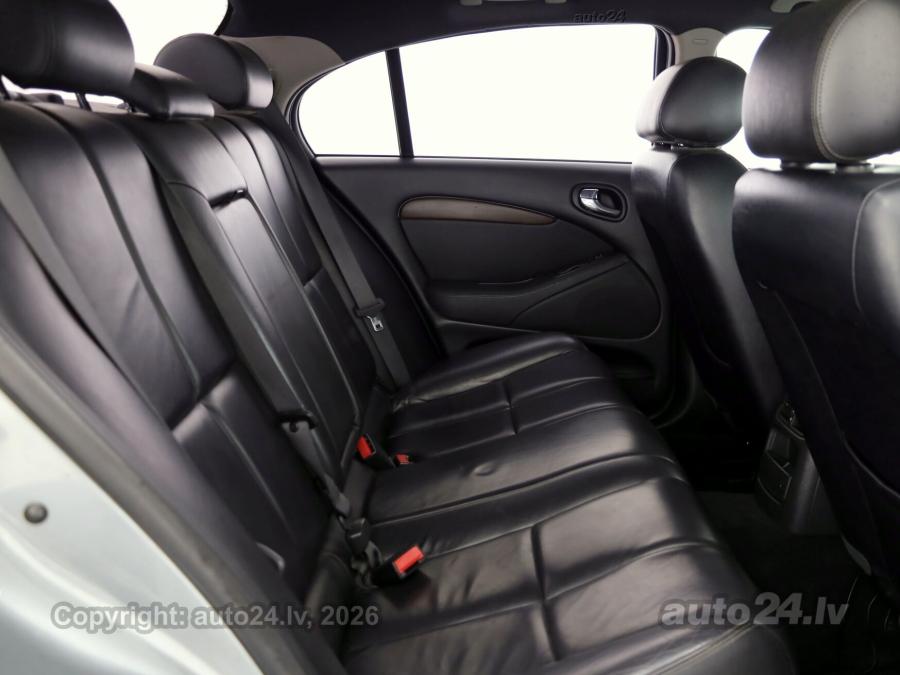 Grey Jaguar S-Type 2006 in Tallinn, with an engine capacity of 2.70 L and mileage of 362 thousand km for 1499 €, photo 8 on AUTOMOTO.COM.LV