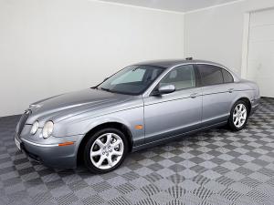 Pelēks Jaguar S-Type 2006 Tallina, ar dzinēja tilpumu 2.70 L un nobraukumu 362 tūkst. km par 1499 €, foto 3 vietnē AUTOMOTO.COM.LV