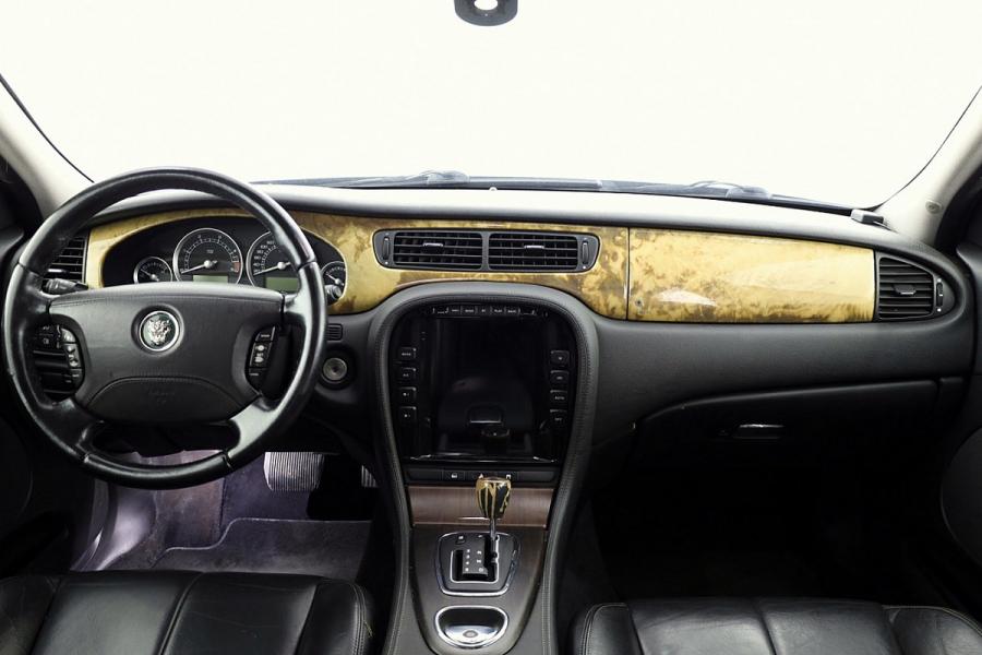 Pelēks Jaguar S-Type 2006 Tallina, ar dzinēja tilpumu 2.70 L un nobraukumu 362 tūkst. km par 1499 €, foto 15 vietnē AUTOMOTO.COM.LV