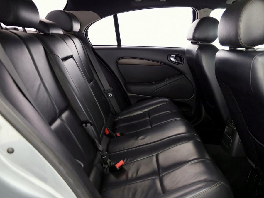 Pelēks Jaguar S-Type 2006 Tallina, ar dzinēja tilpumu 2.70 L un nobraukumu 362 tūkst. km par 1499 €, foto 17 vietnē AUTOMOTO.COM.LV