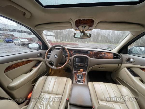 Pelēks Jaguar S-Type 2007 Tallina, ar dzinēja tilpumu 2.70 L un nobraukumu 234 tūkst. km par 3999 €, foto 11 vietnē AUTOMOTO.COM.LV