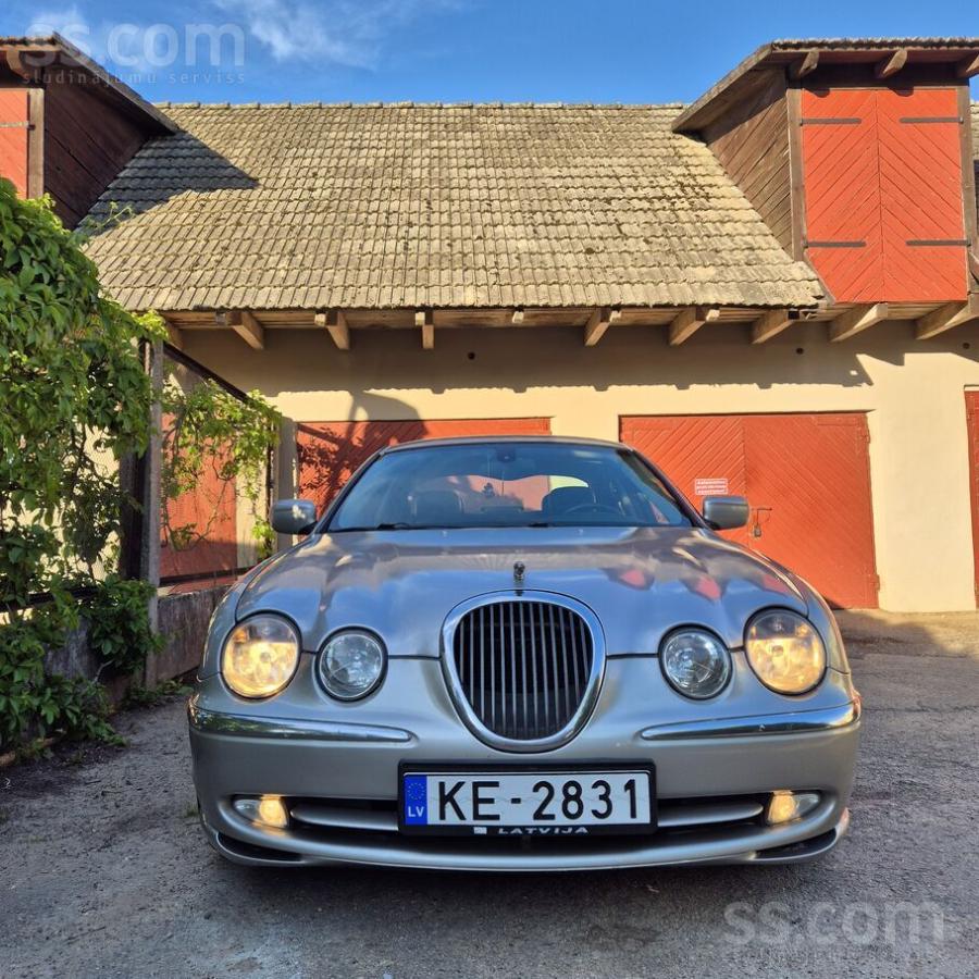 Jaguar S-Type 2000 in Bauska, with an engine capacity of 3.00 L and mileage of 352 thousand km for 2300 €, photo 4 on AUTOMOTO.COM.LV
