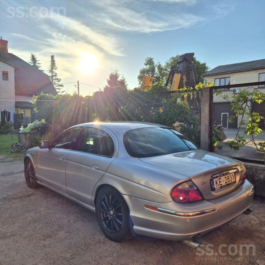 Jaguar S-Type 2000 in Bauska, with an engine capacity of 3.00 L and mileage of 352 thousand km for 2300 €, photo 5 on AUTOMOTO.COM.LV