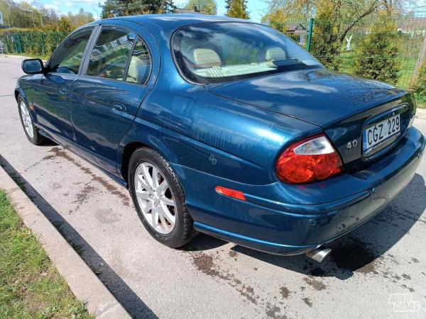 Jaguar S-Type 2002 Kauņa, ar dzinēja tilpumu 4.00 L un nobraukumu 100 tūkst. km par 900 €, foto 4 vietnē AUTOMOTO.COM.LV
