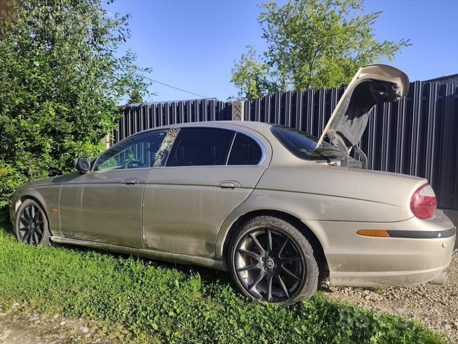 Jaguar S-Type 2002 in Riga, with an engine capacity of 3.00 L and mileage of 265 thousand km for 1800 €, photo 6 on AUTOMOTO.COM.LV