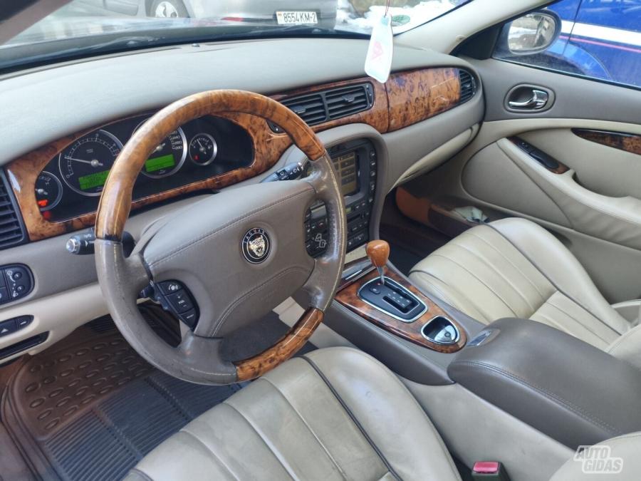 Jaguar S-Type 2007 in Vilnius, with an engine capacity of 2.70 L and mileage of 196 thousand km for 2550 €, photo 10 on AUTOMOTO.COM.LV