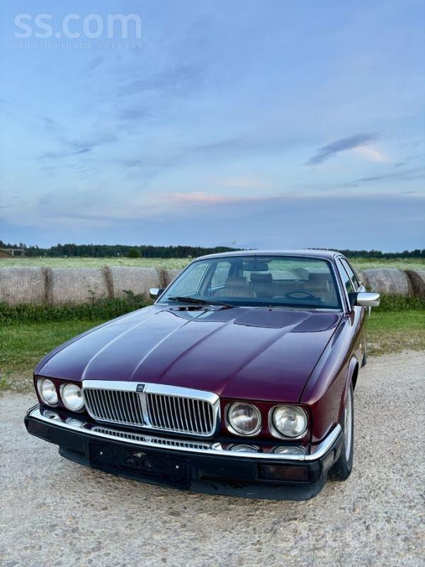 Sarkans Jaguar Sovereign 1989 Rīga, ar dzinēja tilpumu 3.00 L un nobraukumu 173 tūkst. km par 2000 €, foto 2 vietnē AUTOMOTO.COM.LV