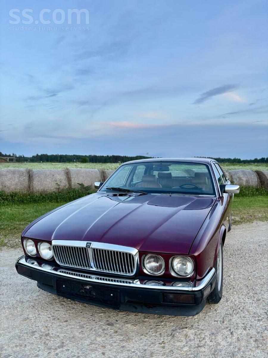 Sarkans Jaguar Sovereign 1989 Rīga, ar dzinēja tilpumu 3.00 L un nobraukumu 173 tūkst. km par 2000 €, foto 3 vietnē AUTOMOTO.COM.LV
