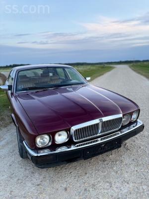 Sarkans Jaguar Sovereign 1989 Rīga, ar dzinēja tilpumu 3.00 L un nobraukumu 173 tūkst. km par 2000 €, foto 4 vietnē AUTOMOTO.COM.LV