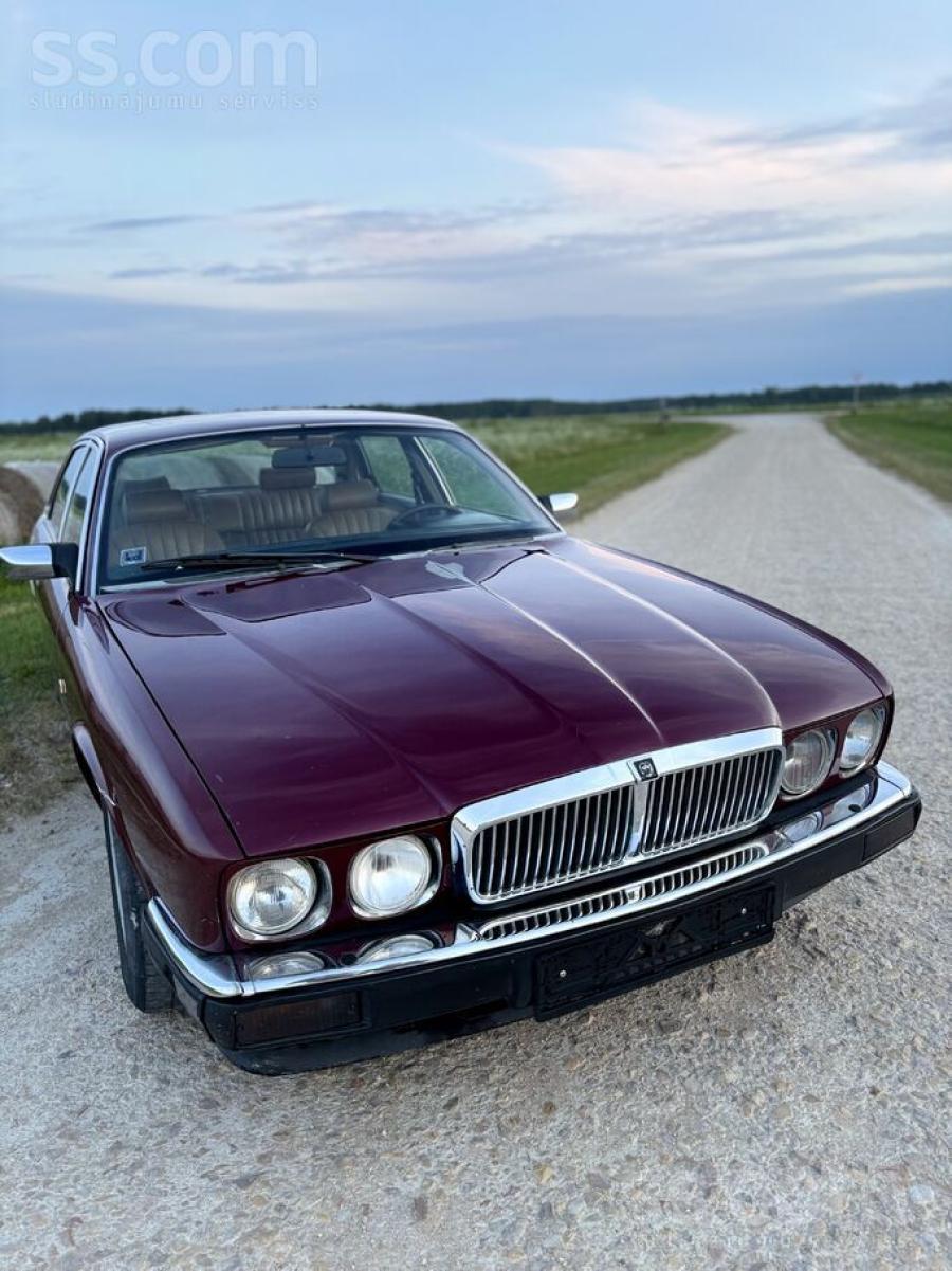 Sarkans Jaguar Sovereign 1989 Rīga, ar dzinēja tilpumu 3.00 L un nobraukumu 173 tūkst. km par 2000 €, foto 4 vietnē AUTOMOTO.COM.LV