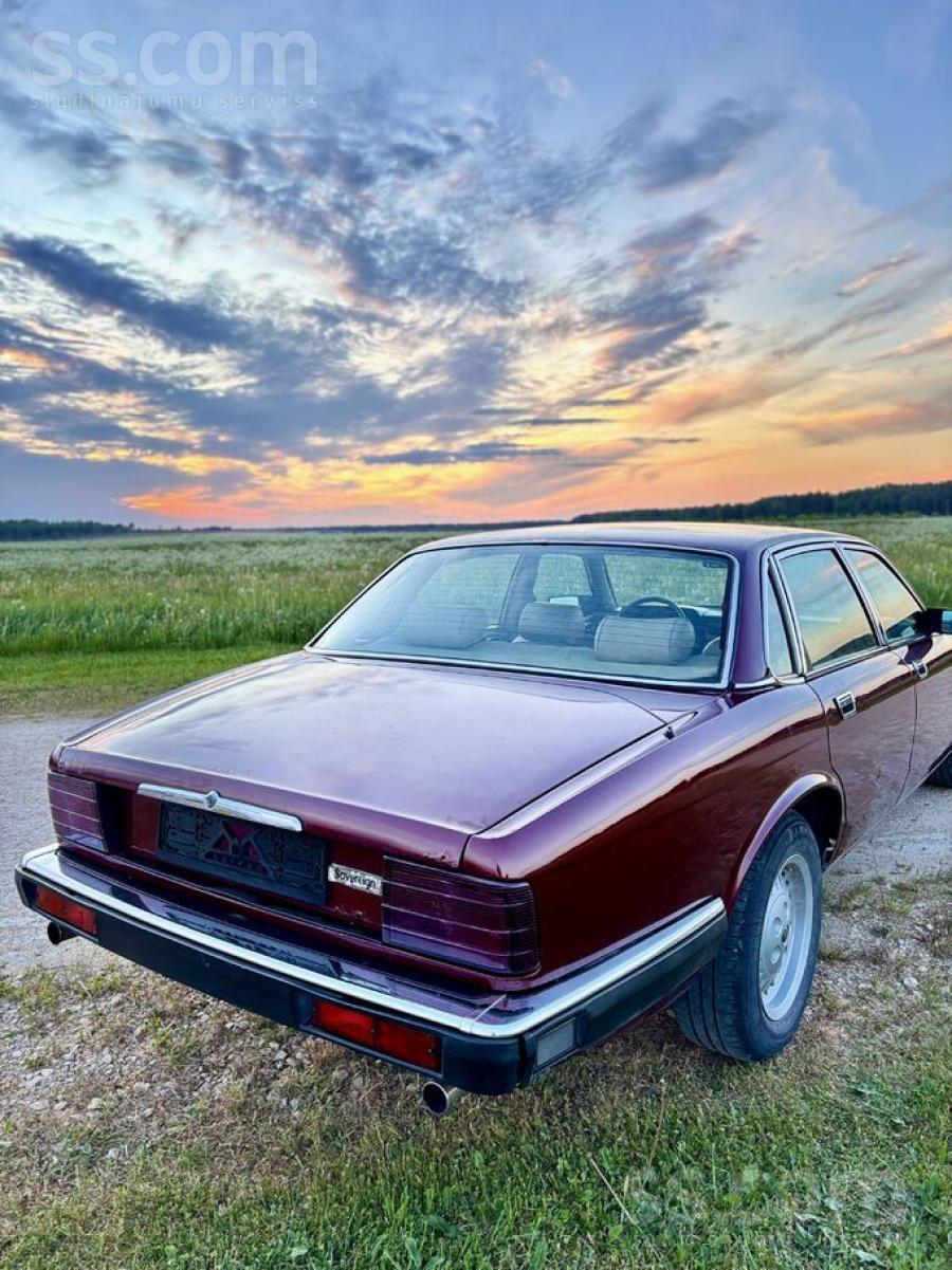 Sarkans Jaguar Sovereign 1989 Rīga, ar dzinēja tilpumu 3.00 L un nobraukumu 173 tūkst. km par 2000 €, foto 5 vietnē AUTOMOTO.COM.LV