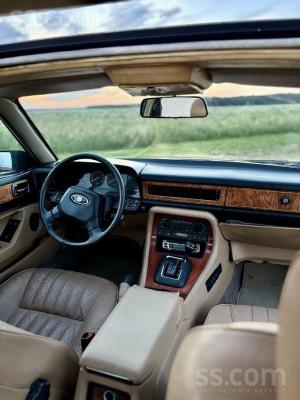 Sarkans Jaguar Sovereign 1989 Rīga, ar dzinēja tilpumu 3.00 L un nobraukumu 173 tūkst. km par 2000 €, foto 7 vietnē AUTOMOTO.COM.LV