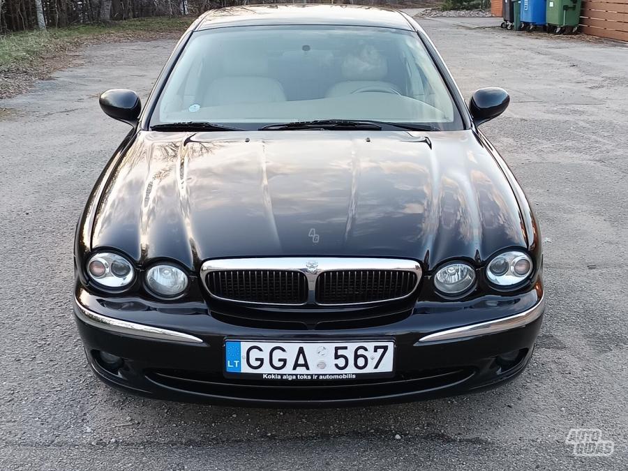 Melns Jaguar X-Type 2002 Alīta, ar dzinēja tilpumu 2.10 L un nobraukumu 257 tūkst. km par 999 €, foto 7 vietnē AUTOMOTO.COM.LV