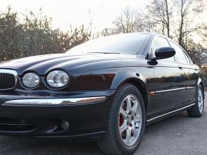 Melns Jaguar X-Type 2002 Alīta, ar dzinēja tilpumu 2.10 L un nobraukumu 257 tūkst. km par 999 €, foto 9 vietnē AUTOMOTO.COM.LV