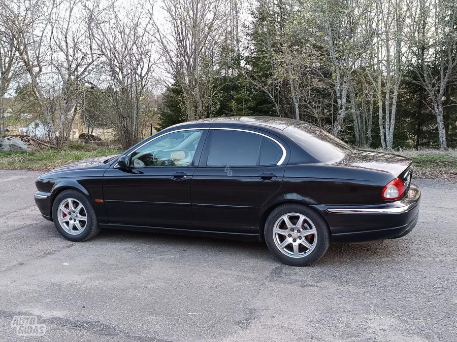 Melns Jaguar X-Type 2002 Alīta, ar dzinēja tilpumu 2.10 L un nobraukumu 257 tūkst. km par 999 €, foto 10 vietnē AUTOMOTO.COM.LV