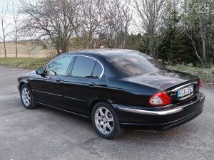 Melns Jaguar X-Type 2002 Alīta, ar dzinēja tilpumu 2.10 L un nobraukumu 257 tūkst. km par 999 €, foto 11 vietnē AUTOMOTO.COM.LV